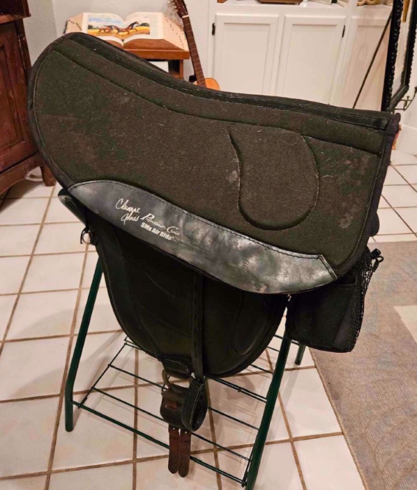 Moss Rock Endurance-15" Freeform Enduro Treeless Saddle
